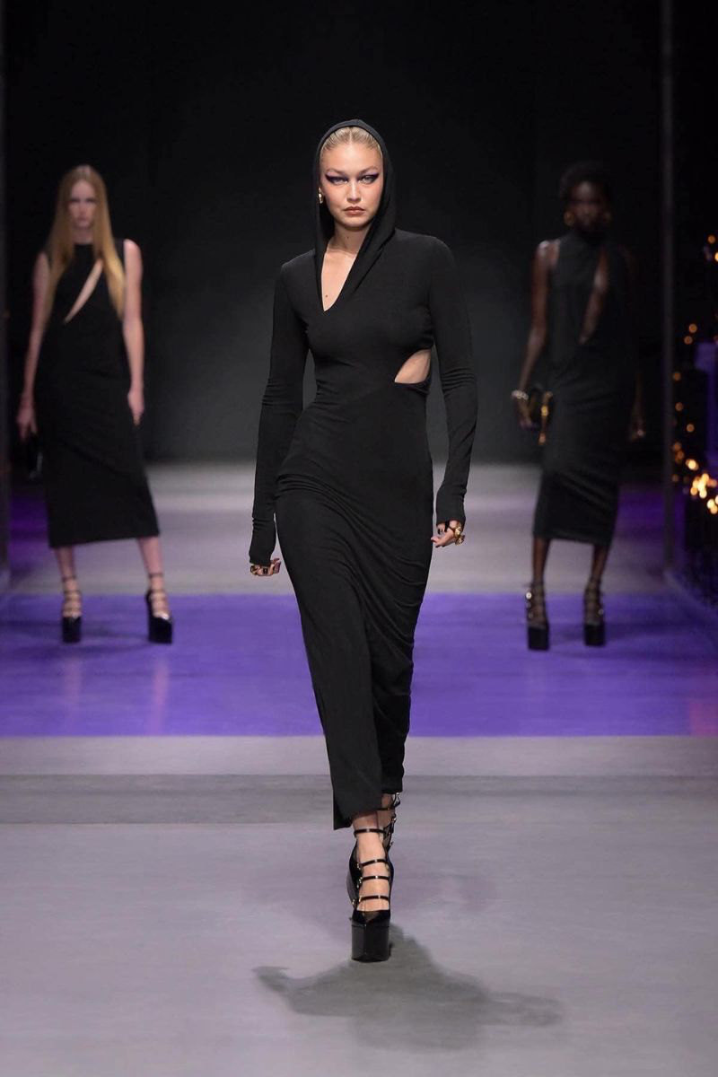 Le scarpe platform sky-high sono il must have dell'autunno | Pourfemme