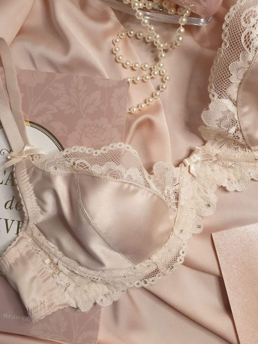 Come scegliere l'intimo sotto l'abito da sposa: i consigli| Pourfemme