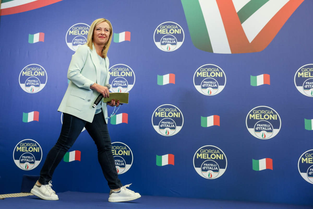 Elly Schlein VS Giorgia Meloni: look a confronto| Pourfemme