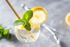 Hugo cocktail: ricetta facile per farlo in casa | Pourfemme