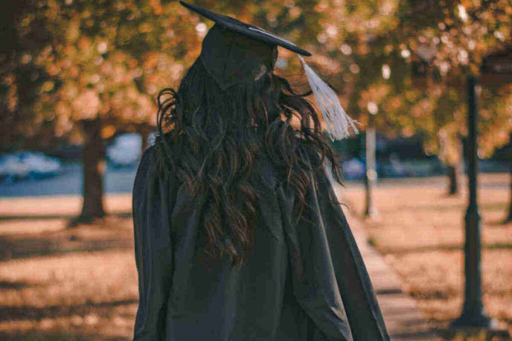 Frasi di auguri per la laurea, semplici e originali da dedicare